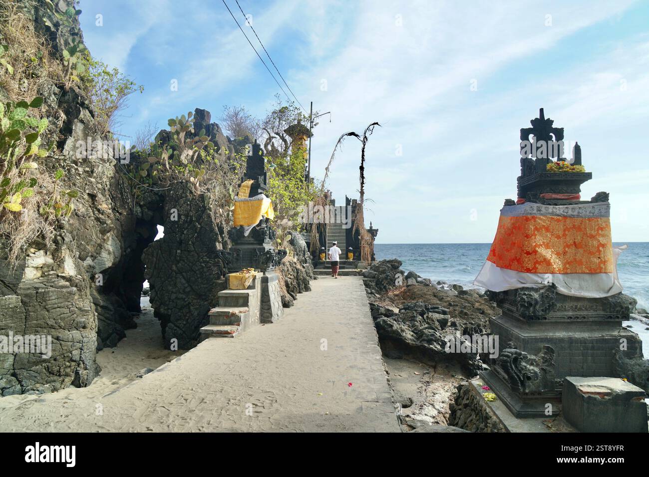 Lombok pura batu bolong hi-res stock photography and images - Alamy