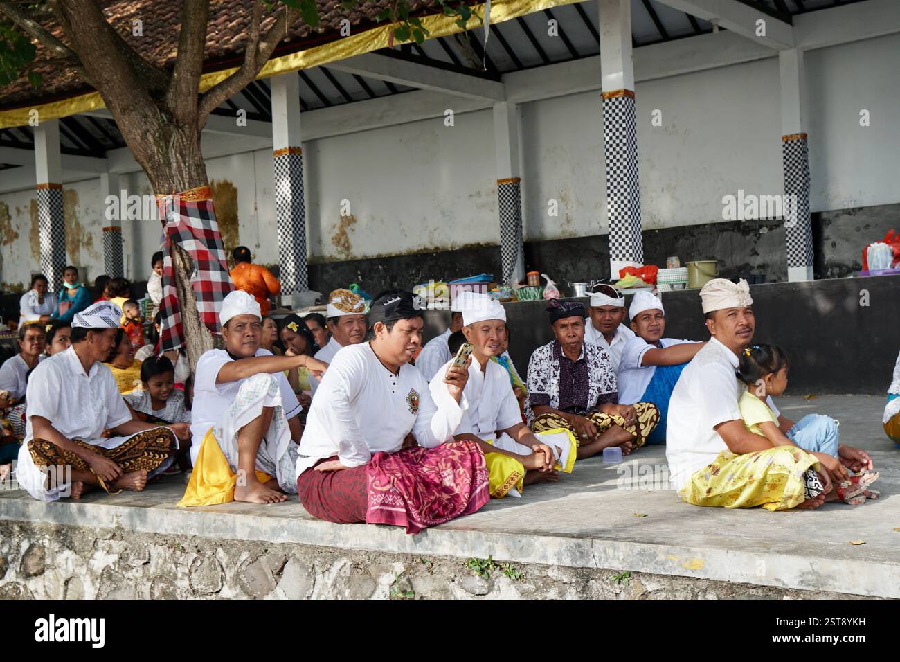 Lombok pura batu bolong hi-res stock photography and images - Alamy