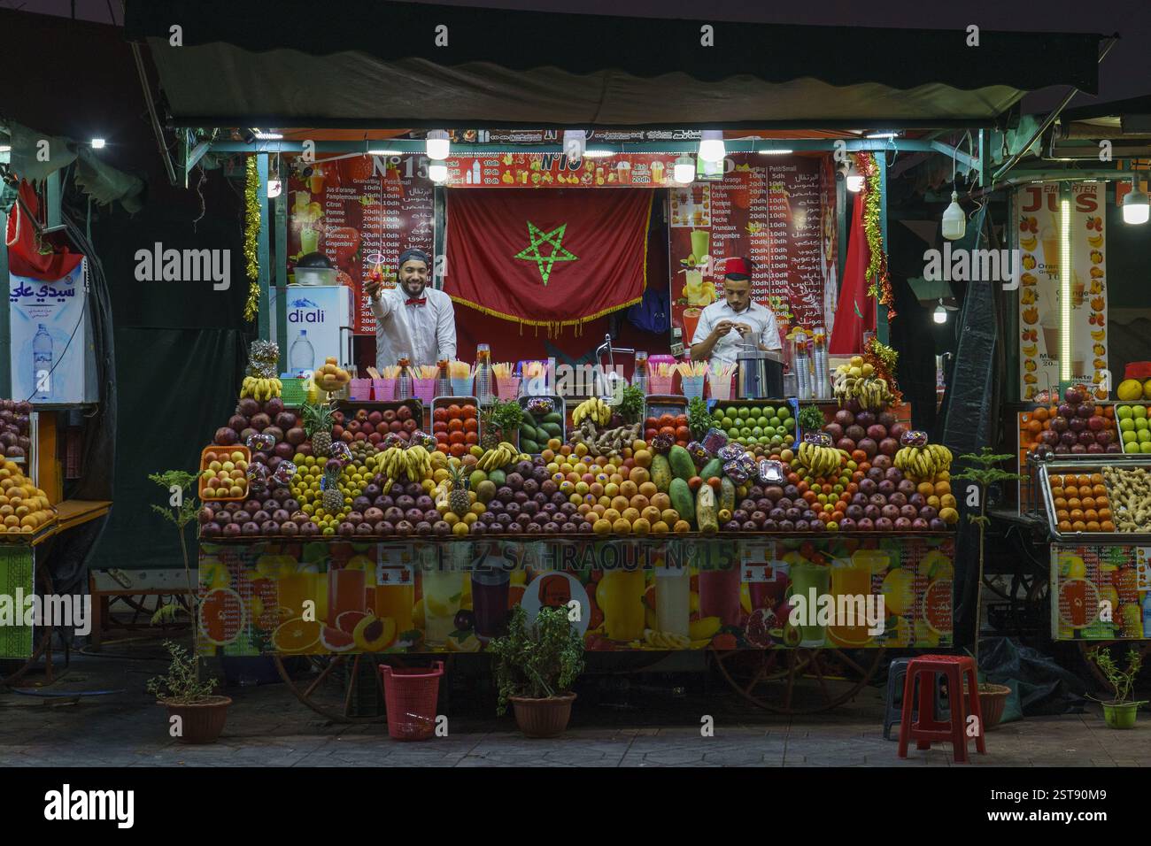 MOROCCO. MARRAKESH. STALLS OF FRUIT JUICE SELLERS IN JEMAA EL FNA ...