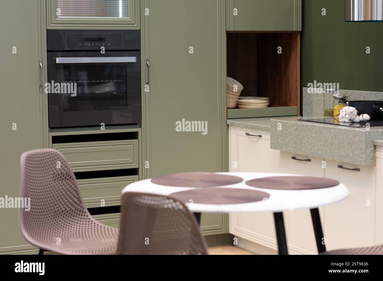 Modern domestic kitchen dining hi-res stock photography and images - Alamy