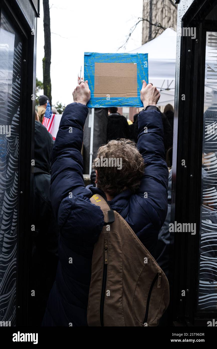 Seattle, USA. 17th Feb 2025. Presidents Day Thousands of activists ...