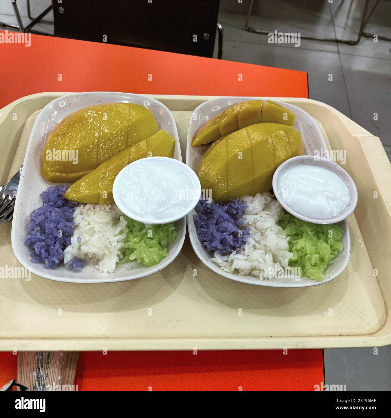 Mango sticky rice bangkok hi-res stock photography and images - Alamy