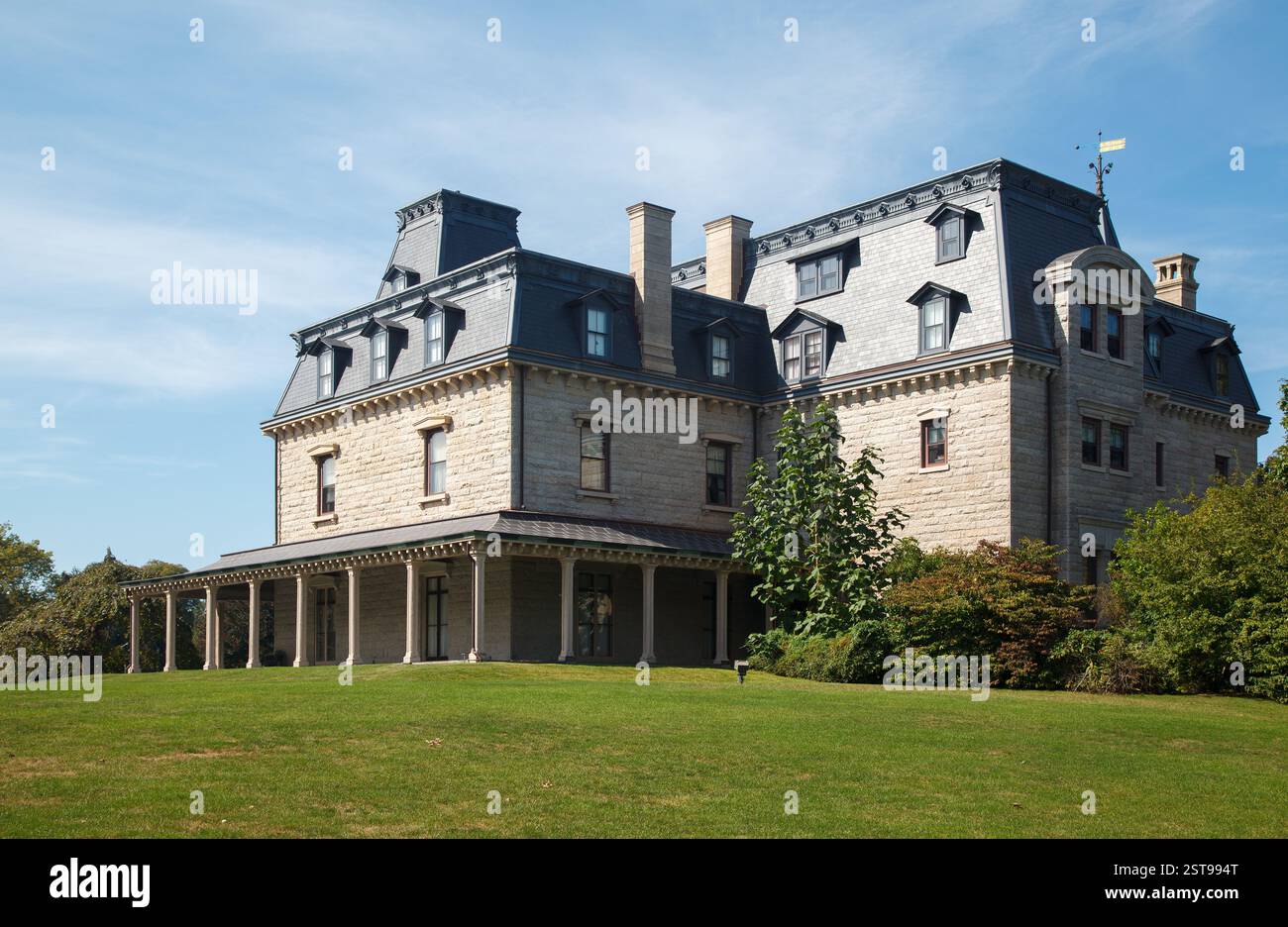 The beautiful Chateau-sur-Mer gilded age historic mansion at Bellevue ...