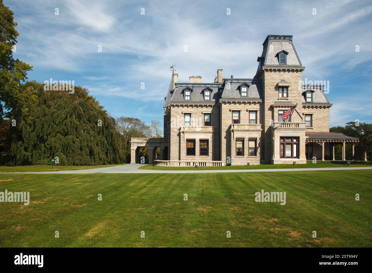 The beautiful Chateau-sur-Mer gilded age historic mansion at Bellevue ...