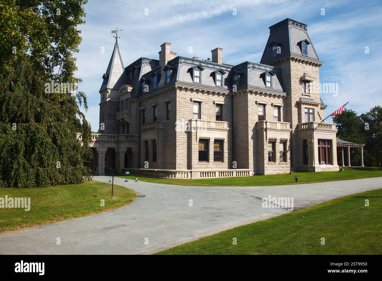 The beautiful Chateau-sur-Mer gilded age historic mansion at Bellevue ...