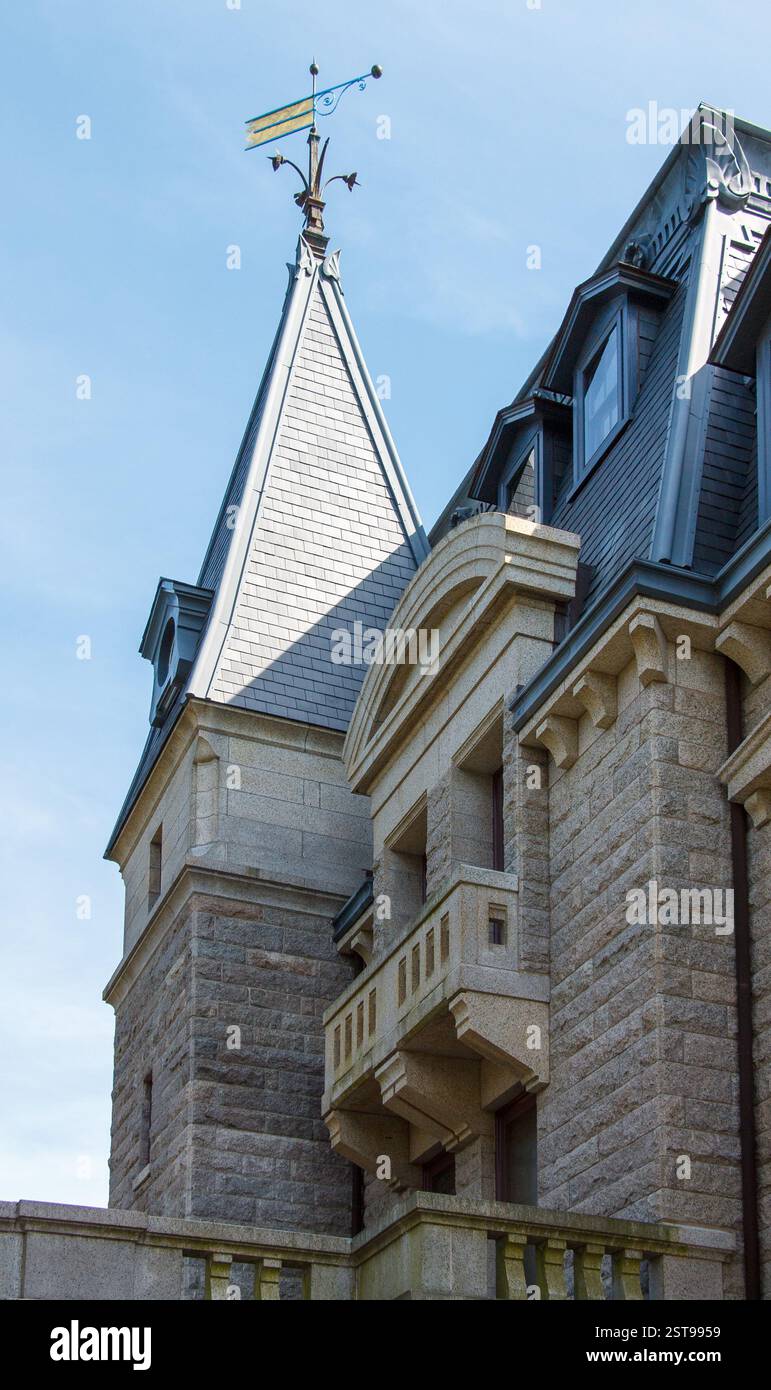 The beautiful Chateau-sur-Mer gilded age historic mansion at Bellevue ...