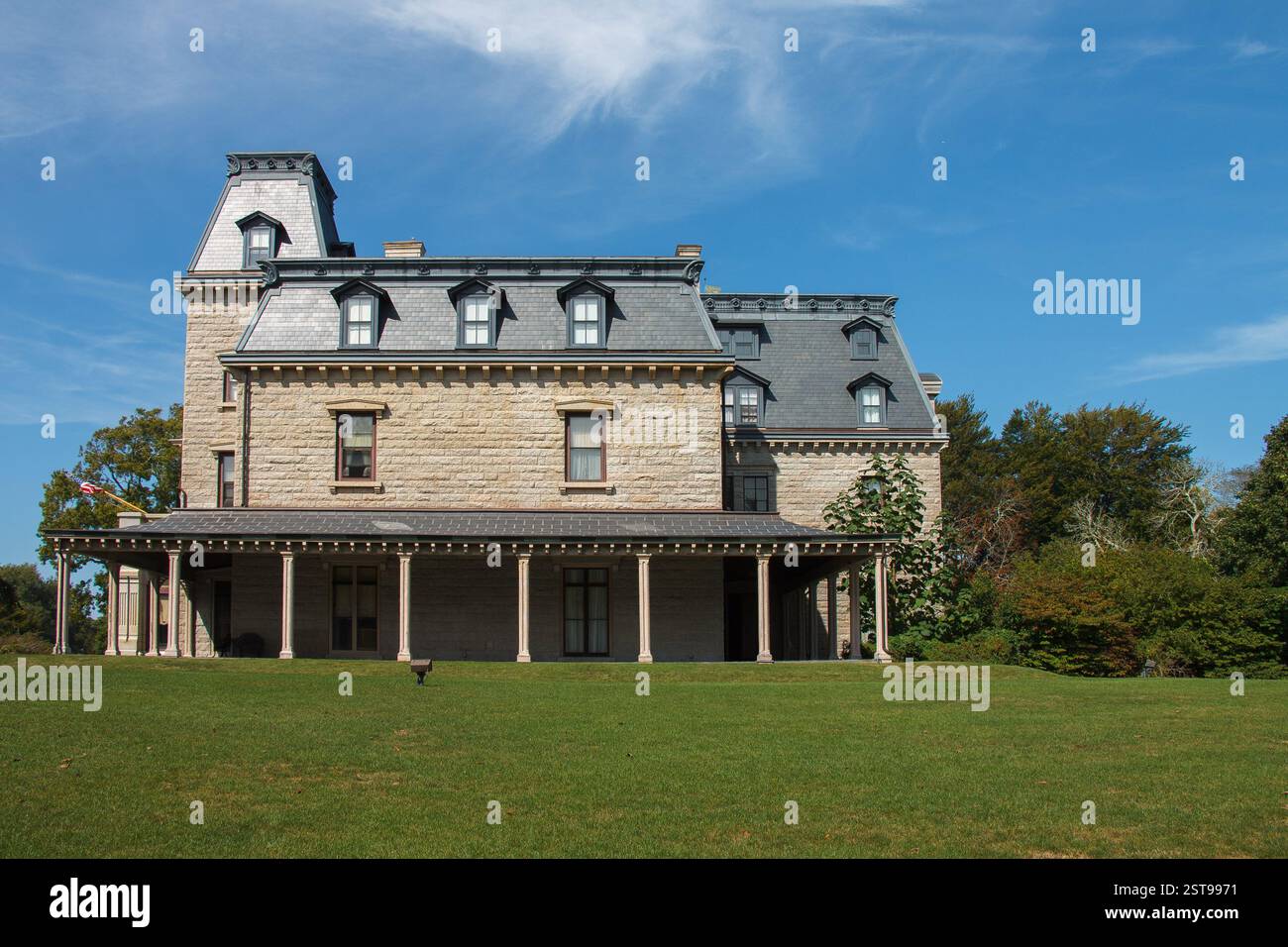 The beautiful Chateau-sur-Mer gilded age historic mansion at Bellevue ...
