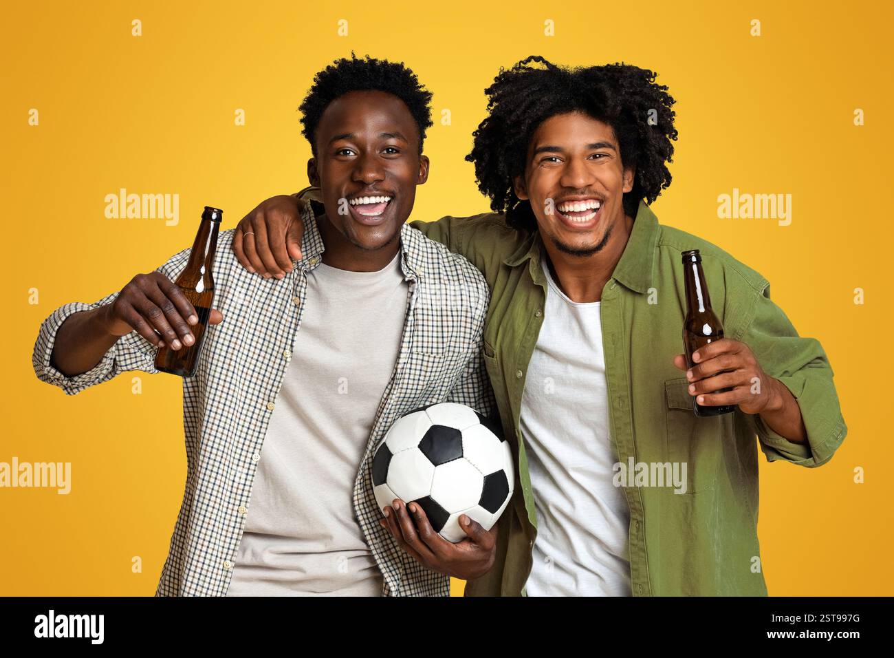 Soccer football fans beer hi-res stock photography and images - Alamy