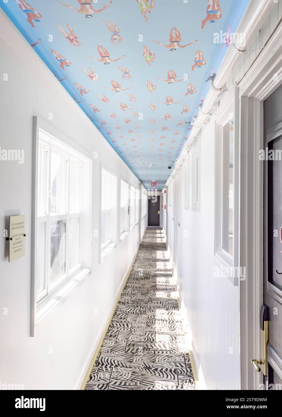 Narrow hall hi-res stock photography and images - Alamy