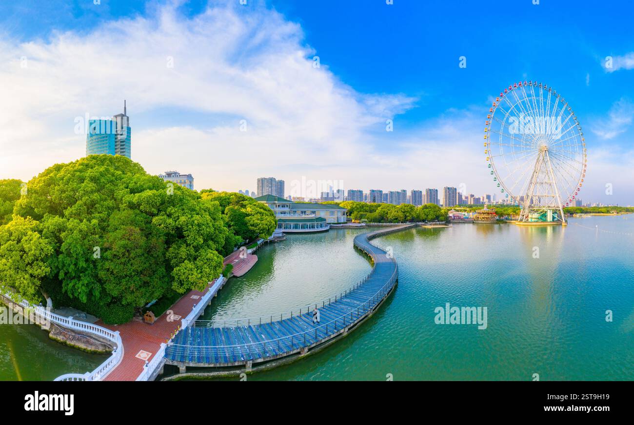 Lihu Scenic Area, Wuxi City, Jiangsu Province, China Stock Photo - Alamy