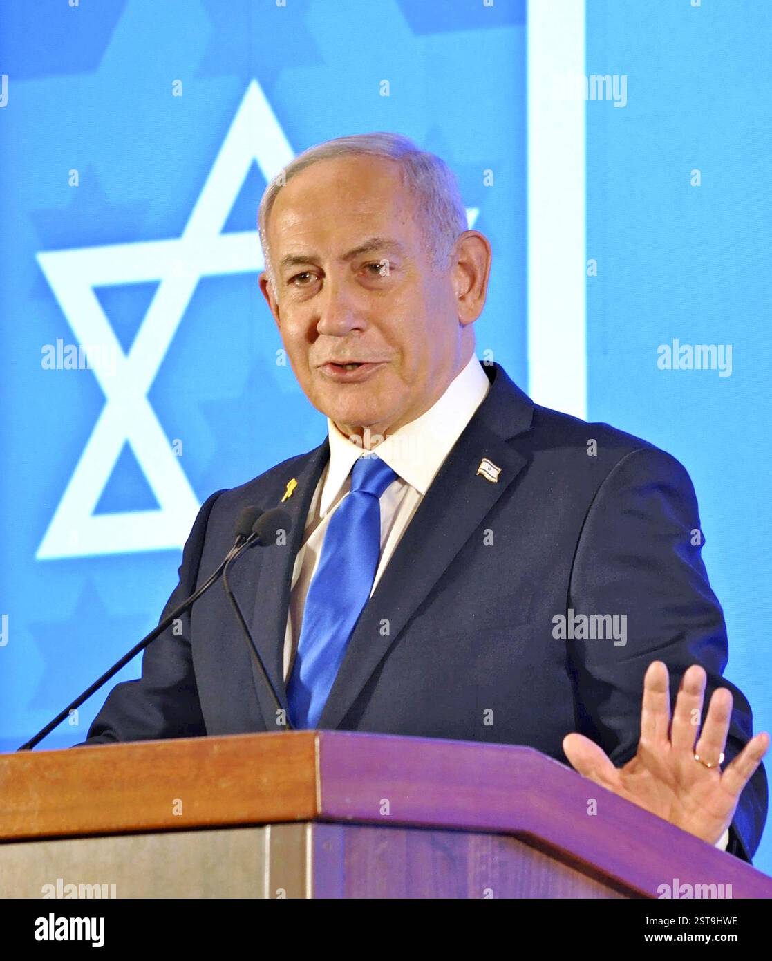 Israeli Prime Minister Benjamin Netanyahu speaks at a meeting of ...