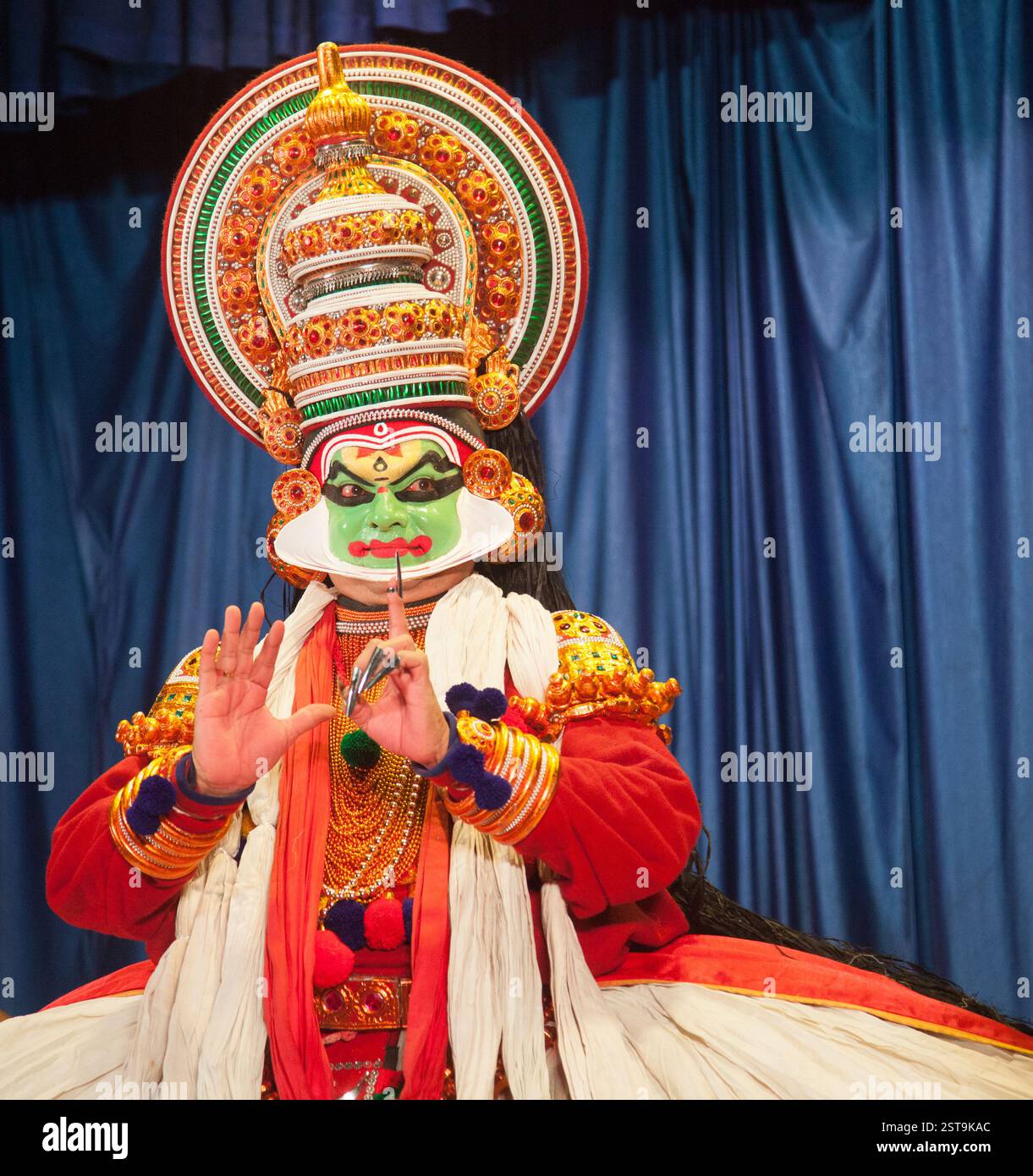 Kathakali rare dance performance Stock Photo - Alamy