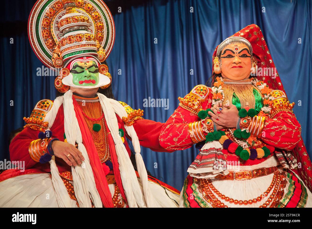 Kathakali rare dance performance Stock Photo - Alamy