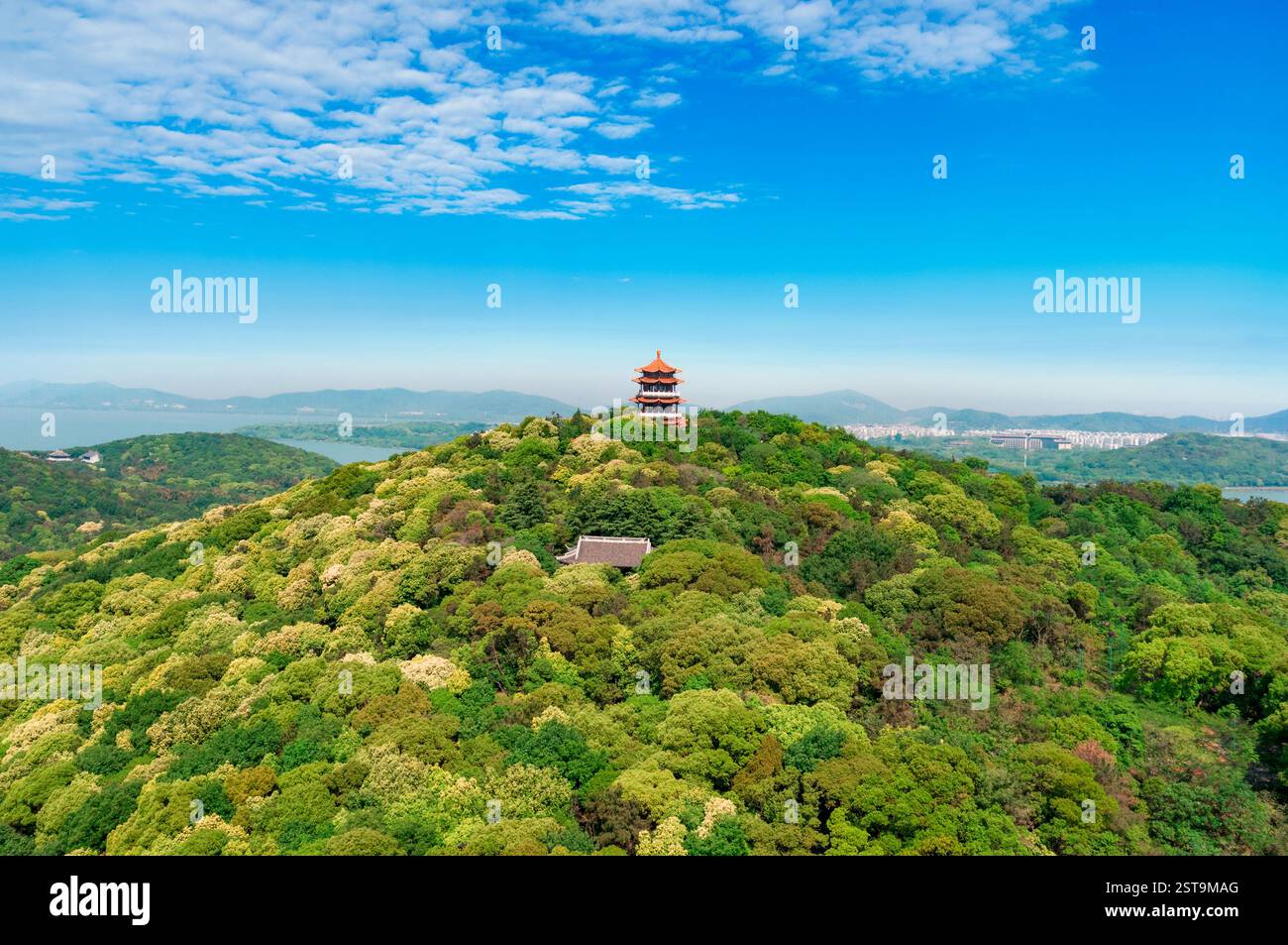 Yuantouzhu Peak Tower, the Taihu Lake Lake, Wuxi City, Jiangsu Province ...