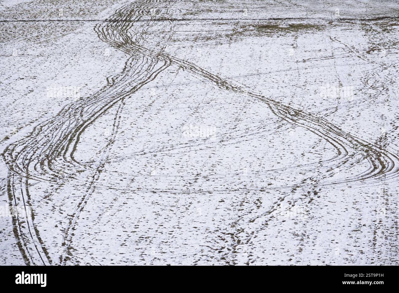Symbolic image for a U-turn, tracks in the snow, winter, Germany ...