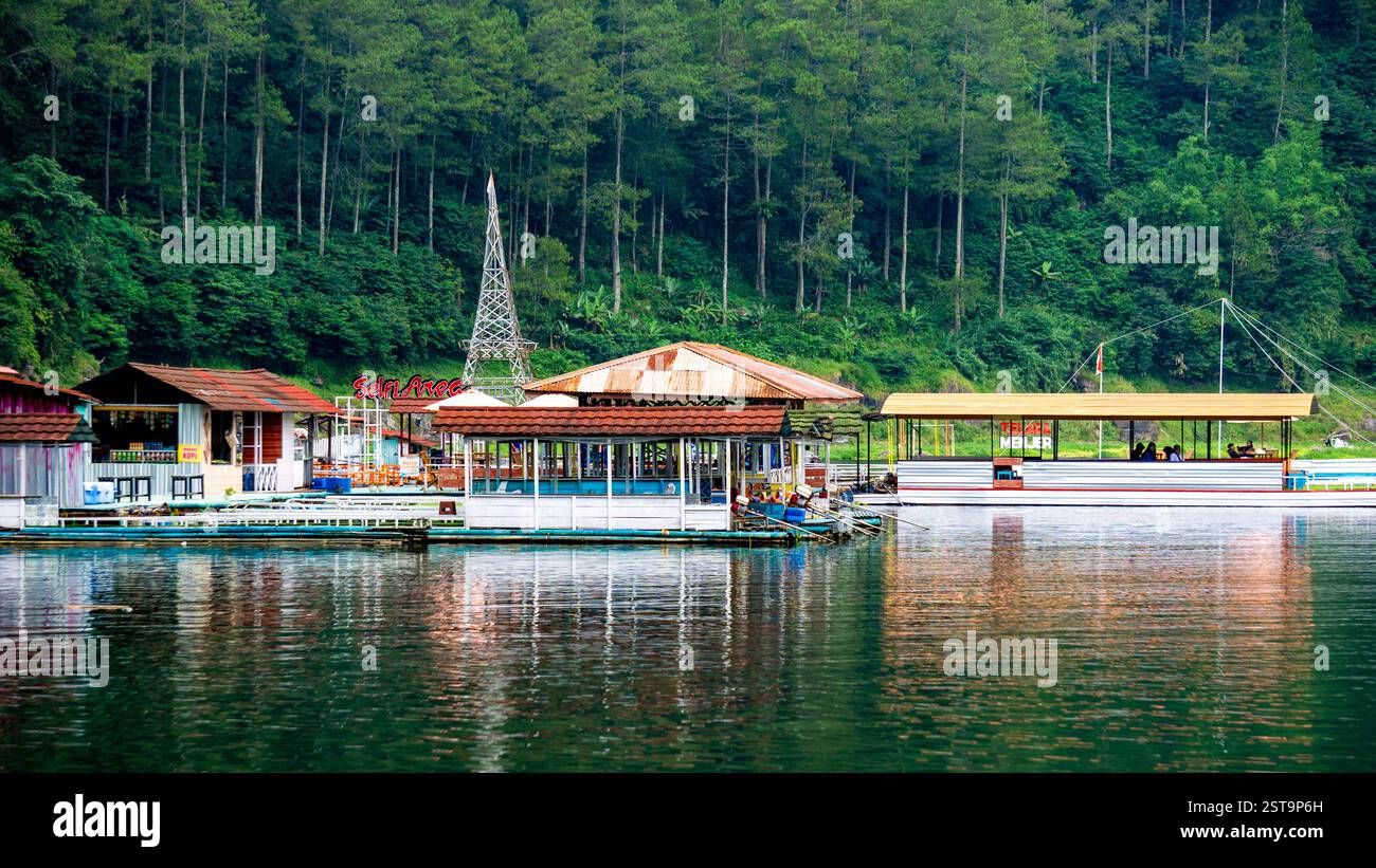 The athmosphere at Telaga Menjer (Menjer Lake) on holiday. Telaga ...