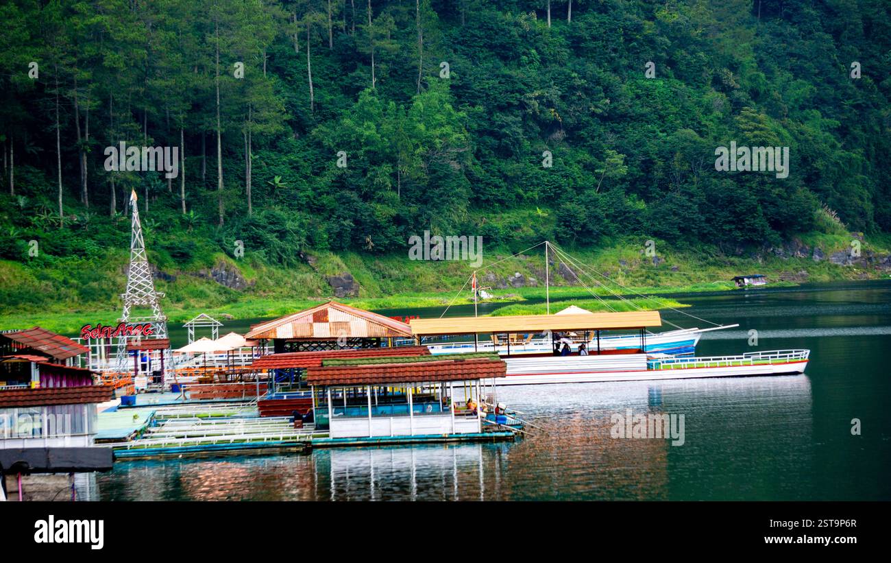 The athmosphere at Telaga Menjer (Menjer Lake) on holiday. Telaga ...