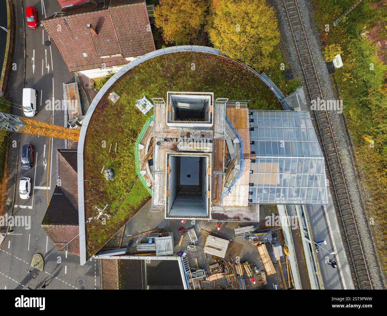 Overhead bus hi-res stock photography and images - Alamy