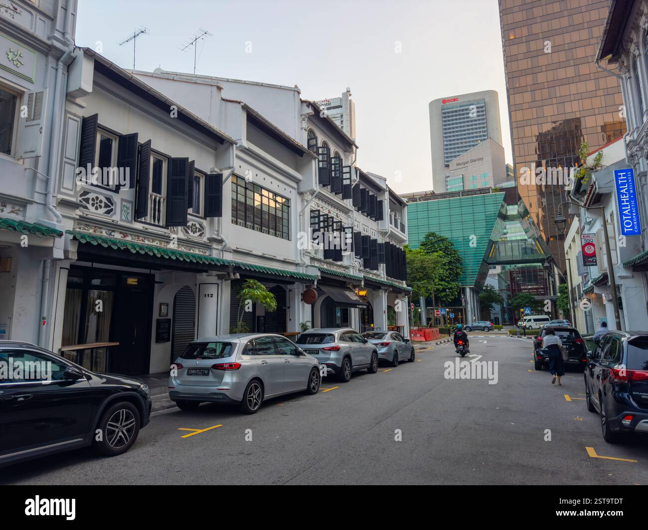 Chinatown historic commercial building on Amoy Street at Cross Street ...