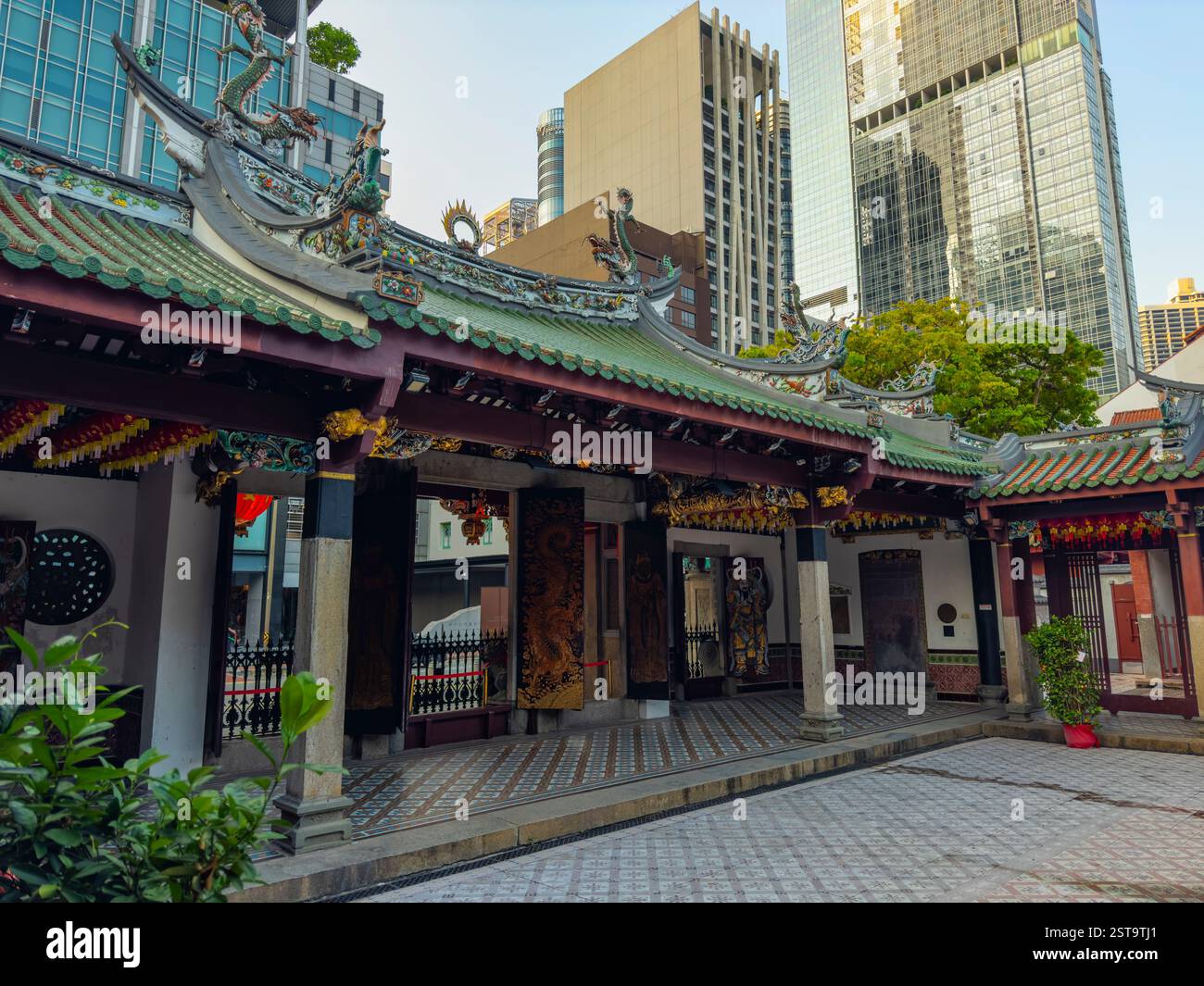 Main Entrance of Thian Hock Keng Temple (Palace of Heavenly Happiness ...