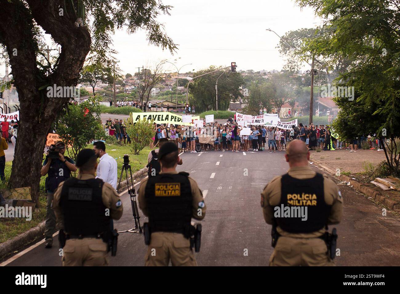 Protesters blocked the BR-369 highway in Londrina on Monday (17) in ...