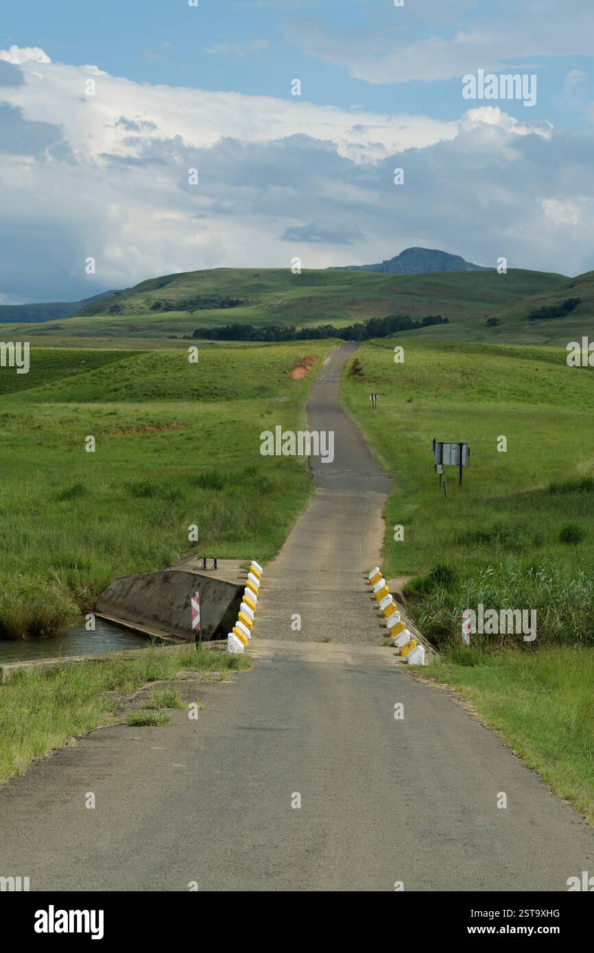 Bridge on country road in beautiful landscape of Drakensberg, KwaZulu ...