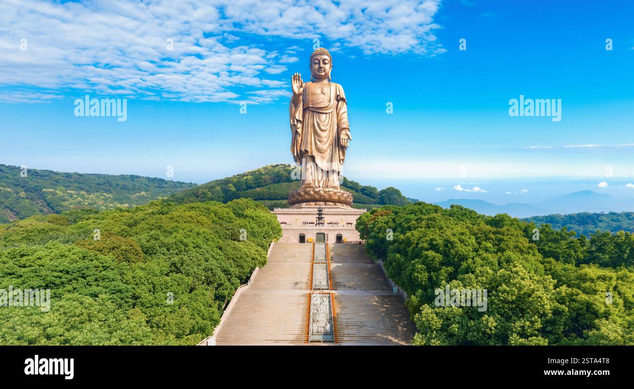 Wuxi Soul Mountain Buddha Scenic Spot, Jiangsu Province, Chin Stock ...