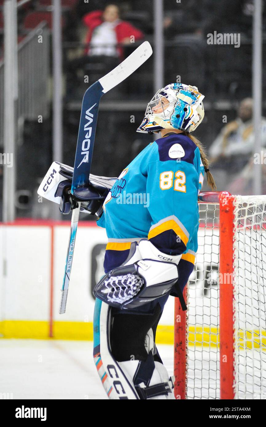 Newark, USA. 17th Feb, 2025. The Sirens' Kayle Osborne (82) during ...