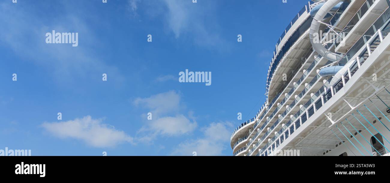 Cruise ship bridge where captain controls the ship Stock Photo - Alamy