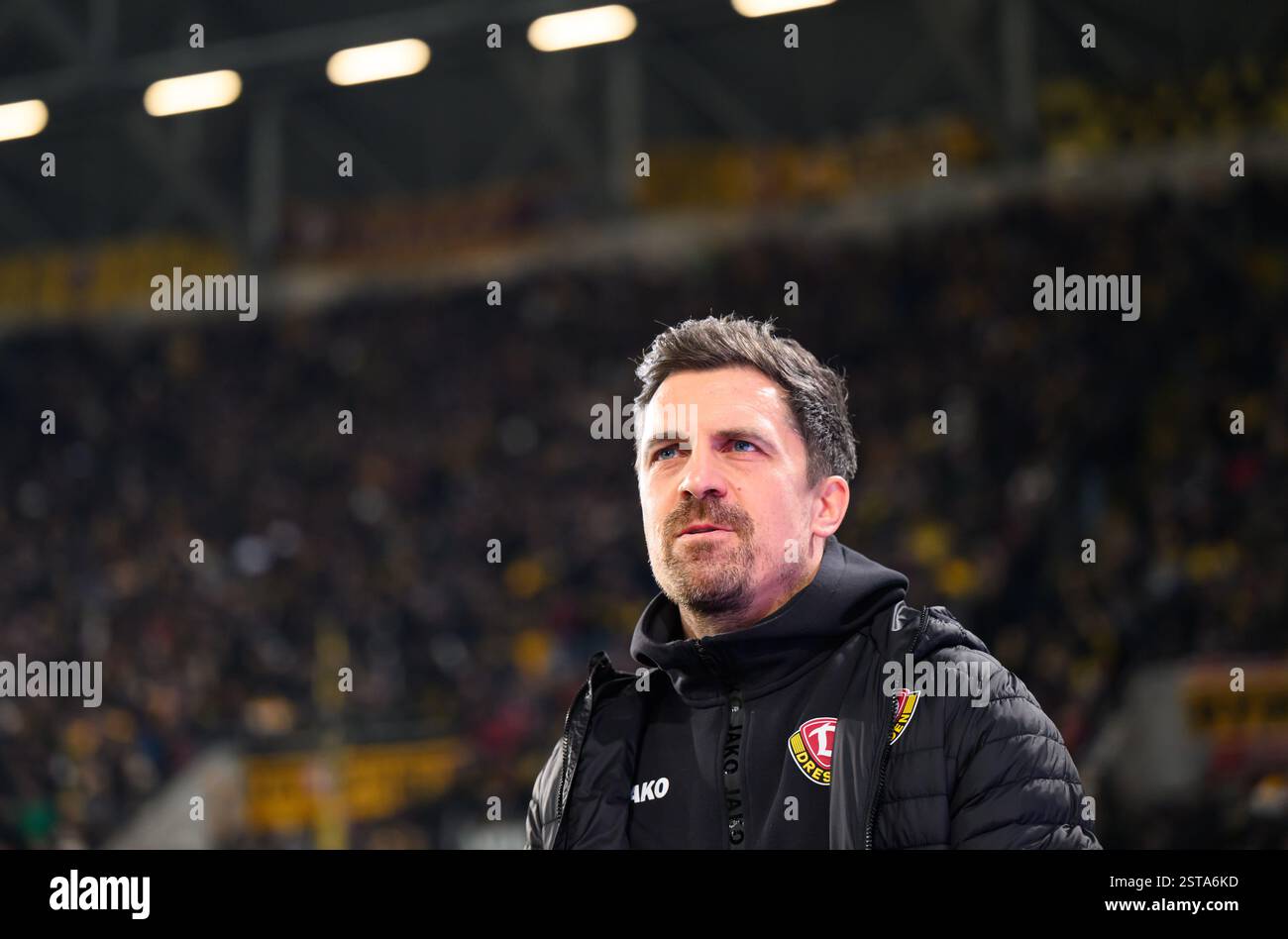 Dresden, Germany. 16th Feb, 2025. Soccer: 3rd division, SG Dynamo ...