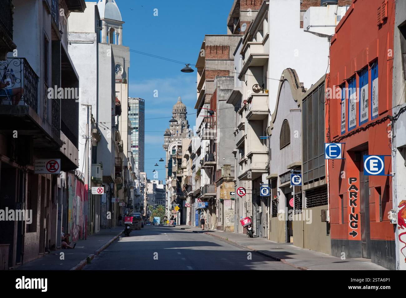 Montevideo street hi-res stock photography and images - Alamy