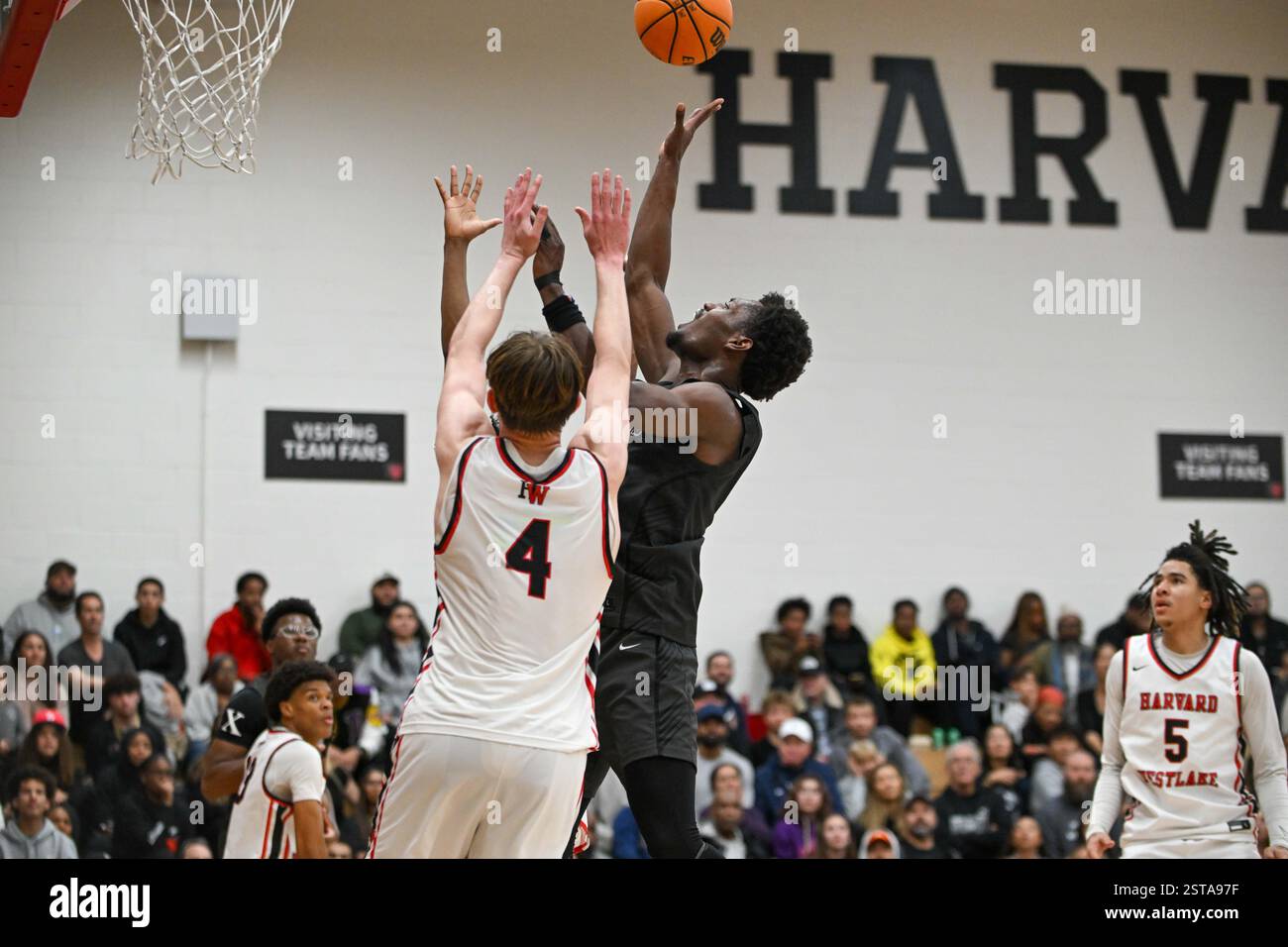 Studio City, United States. 28th Jan, 2025. Sierra Canyon Trailblazers ...