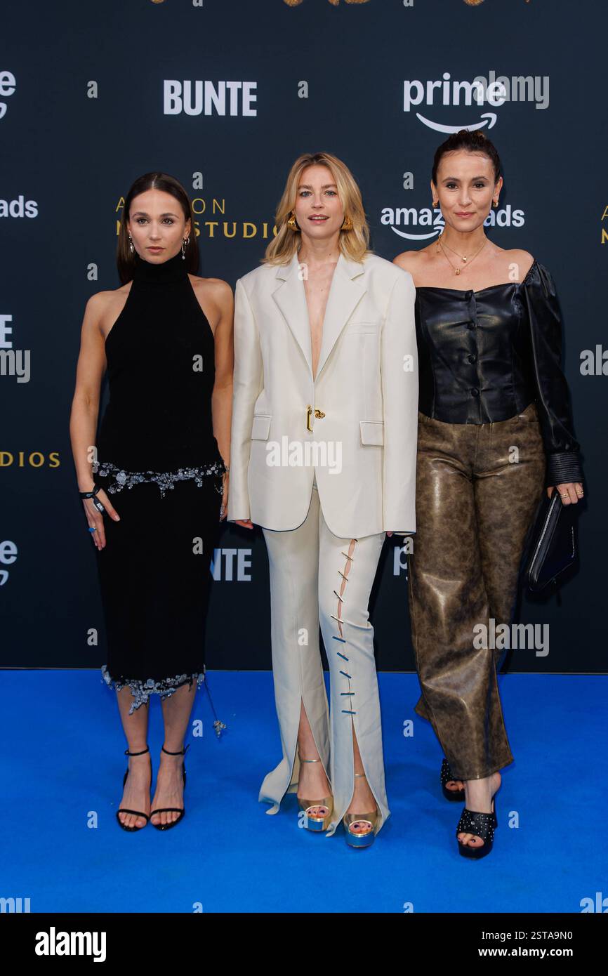 persons Cosima Henman, Jeanne Goursaud and Peri Baumeister *** persons ...