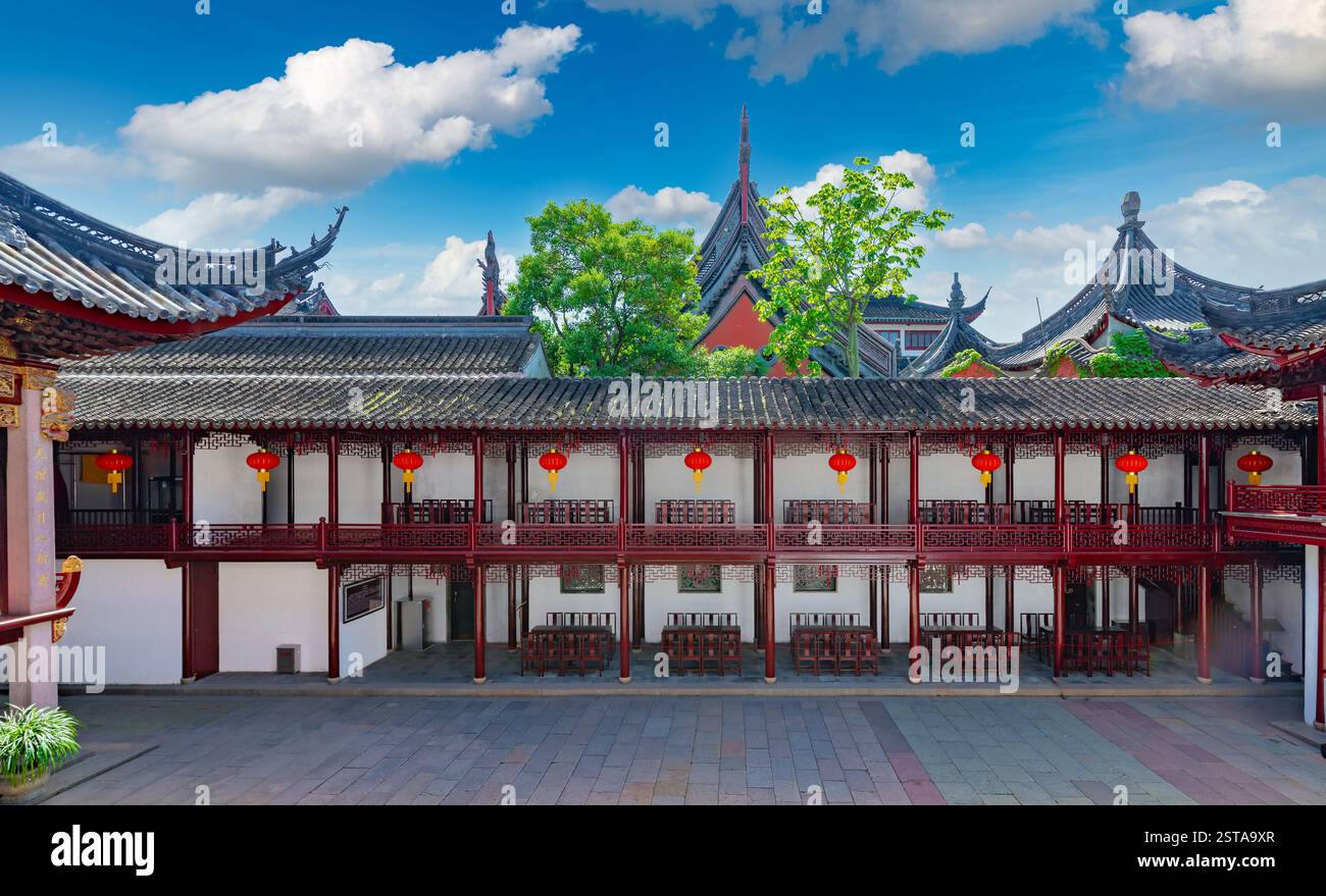 Ancient stage in chenghuang temple hi-res stock photography and images ...