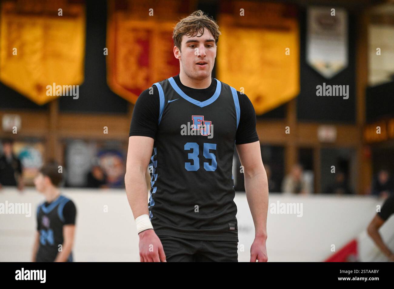 San Diego, United States. 28th Dec, 2025. Father Judge Crusaders guard ...