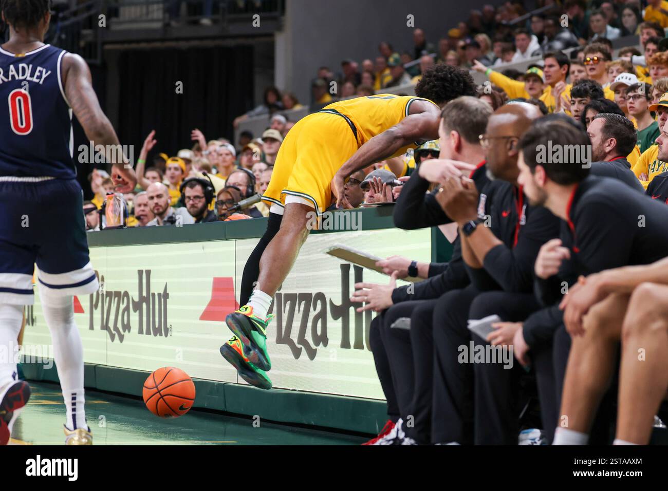WACO, TX - FEBRUARY 17: Baylor Bears forward Norchad Omier (15) dives ...