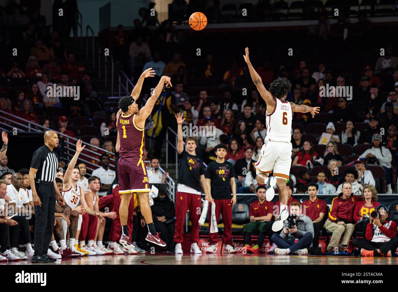 Los Angeles, United States. 15th Feb, 2025. Minnesota Golden Gophers ...