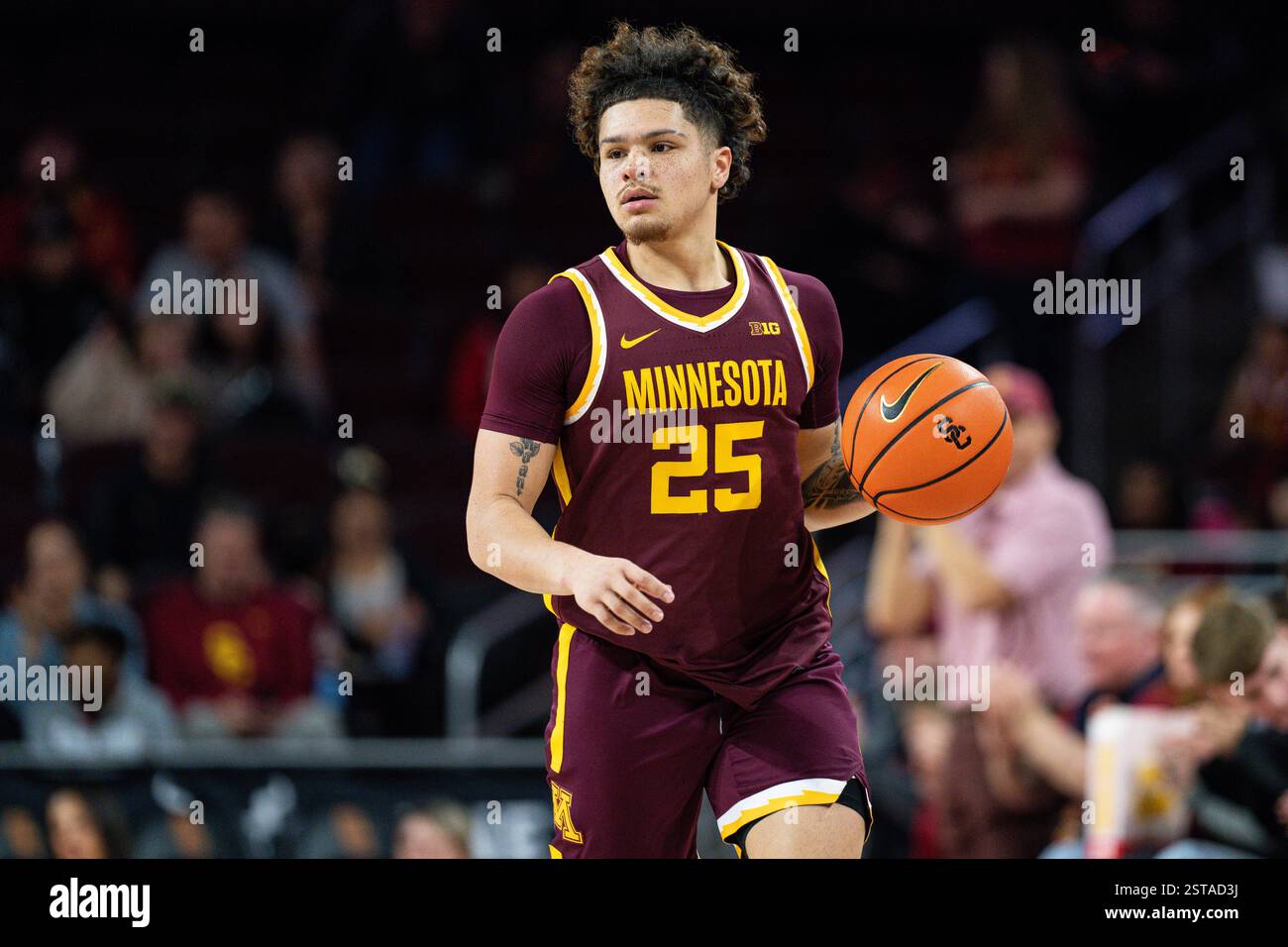 Los Angeles, United States. 15th Feb, 2025. Minnesota Golden Gophers ...