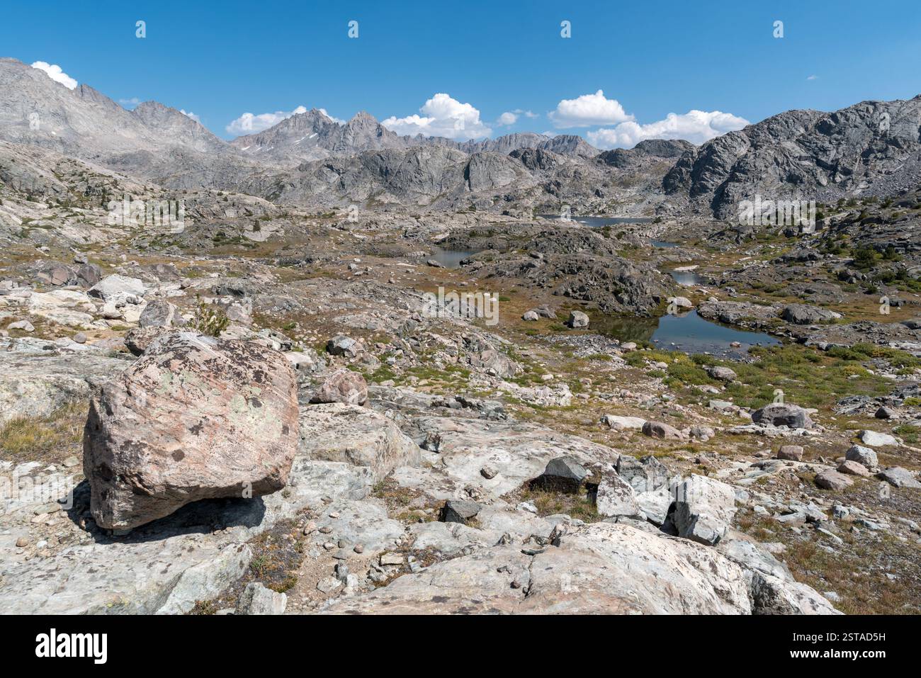 Elbow lake basin hi-res stock photography and images - Alamy