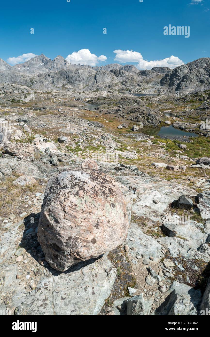 Elbow lake basin hi-res stock photography and images - Alamy