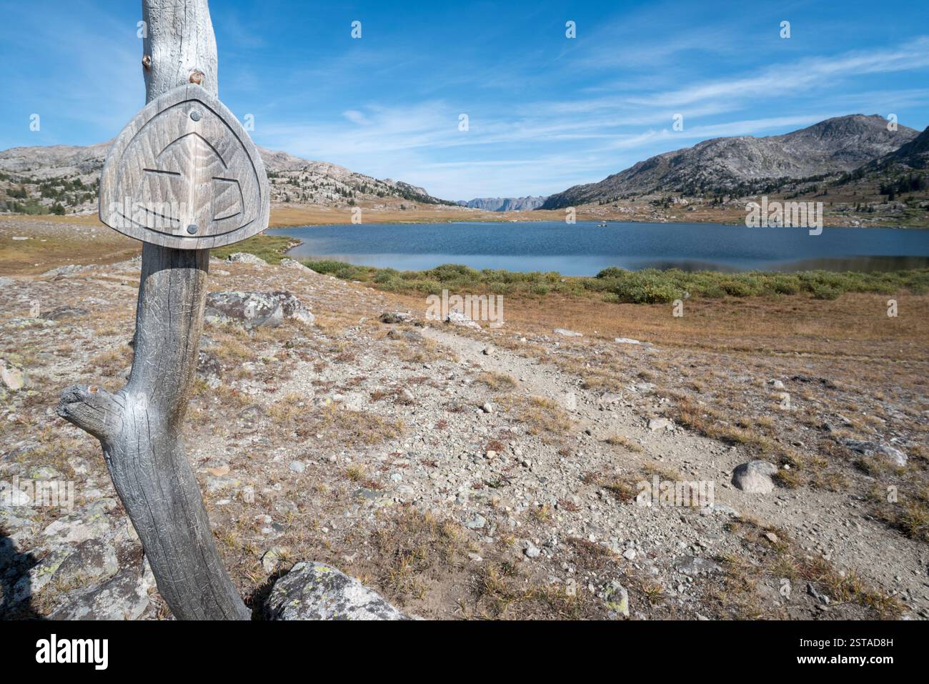 Trail marker continental divide hi-res stock photography and images - Alamy