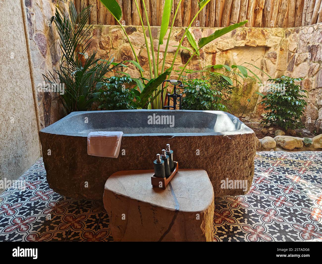 Natural Stone Bathtub Bali