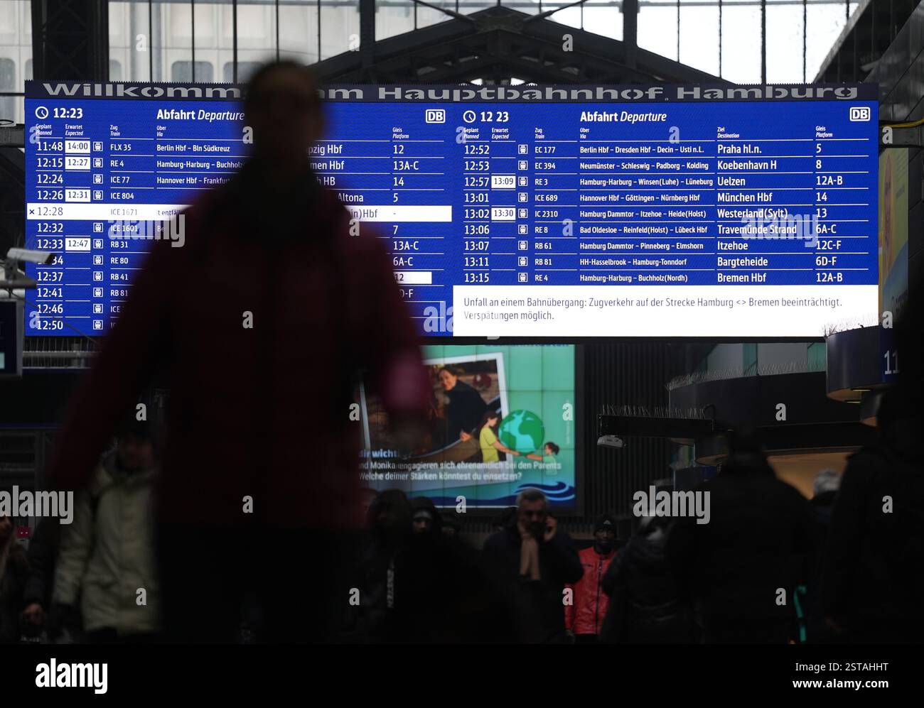 Hamburg, Germany. 13th Feb, 2025. People walk through the concourse at ...