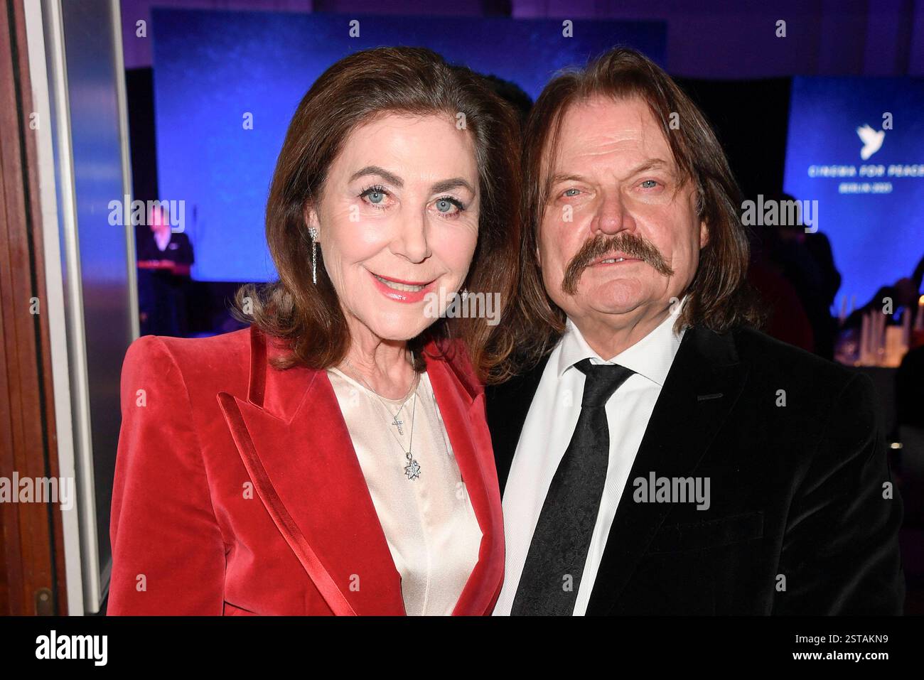 Alexandra von Rehlingen und Leslie Mandoki bei der Cinema for Peace ...