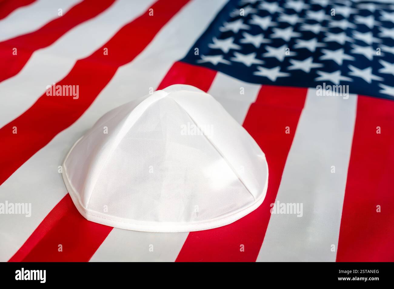 Kippah with israel flag hi-res stock photography and images - Alamy