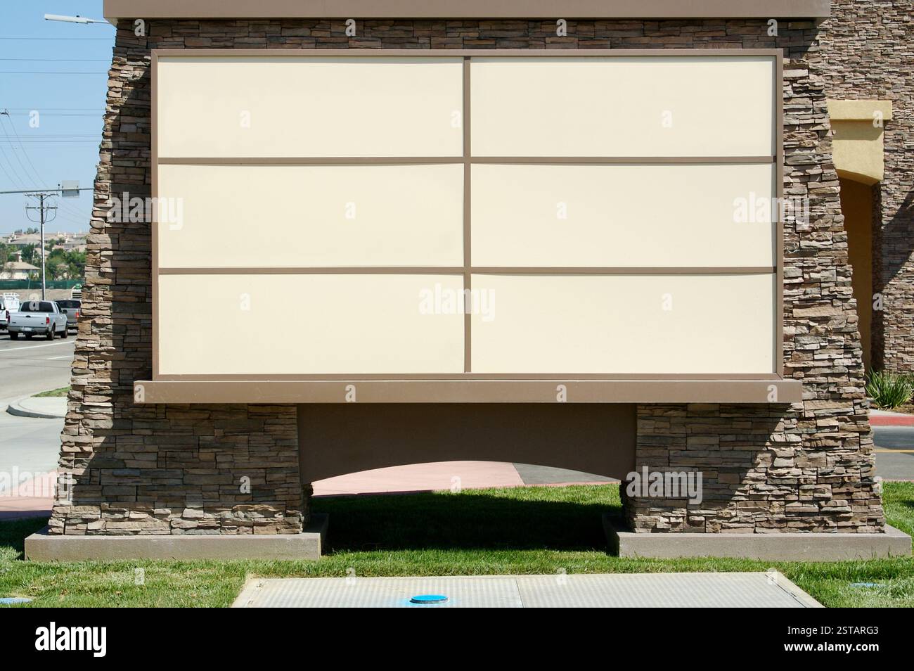 Shopping center sign hi-res stock photography and images - Alamy