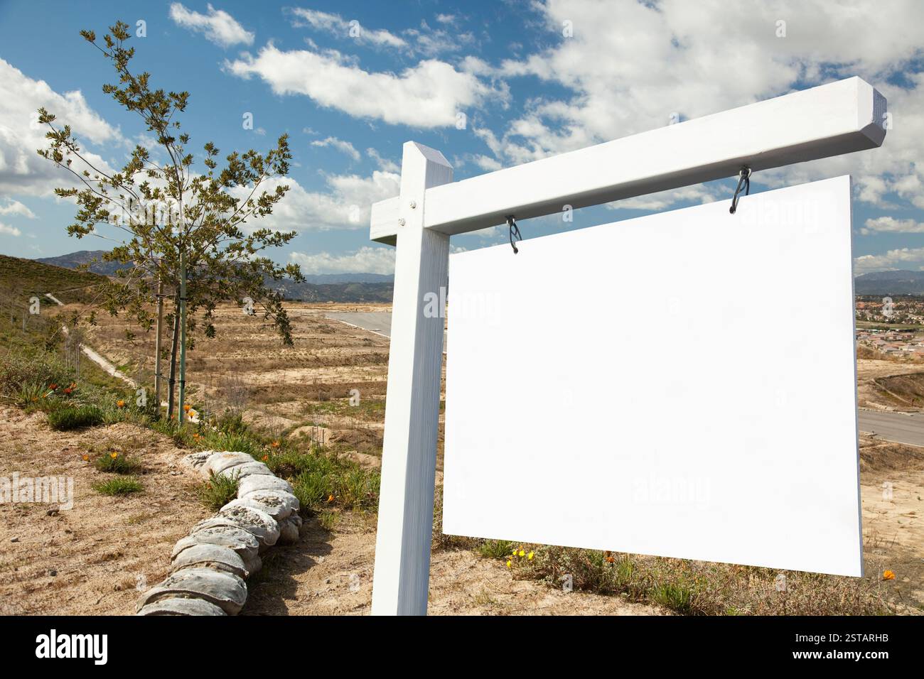 Blank construction sign hi-res stock photography and images - Alamy