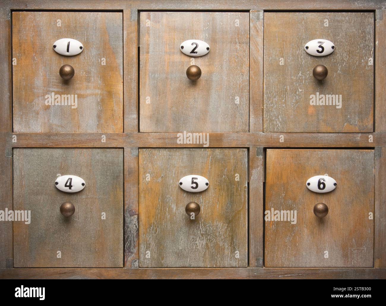 Data base drawers filing cabinet hi-res stock photography and images ...