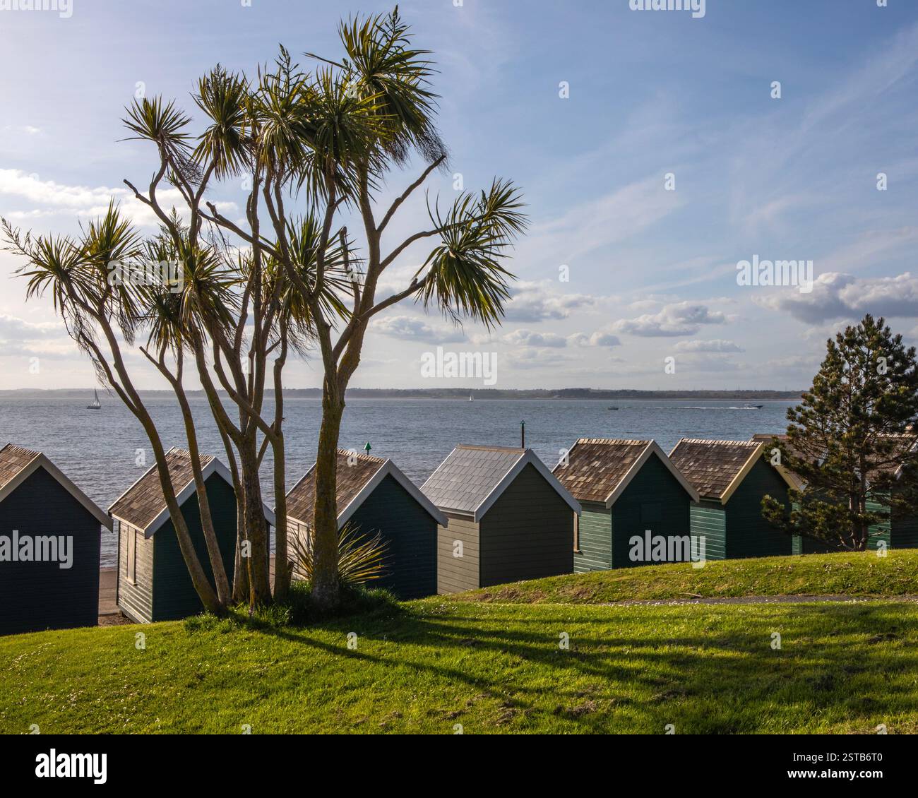 Beach Huts on Gurnard Bay, on the Isle of Wight, UK Stock Photo - Alamy