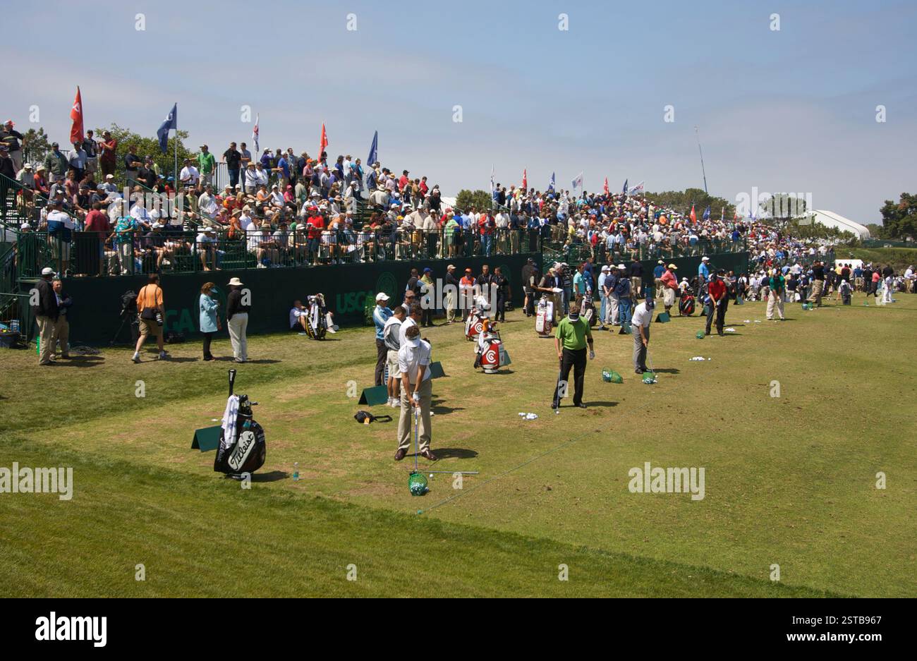 Golf Fans Watch Golfers Stock Photo - Alamy
